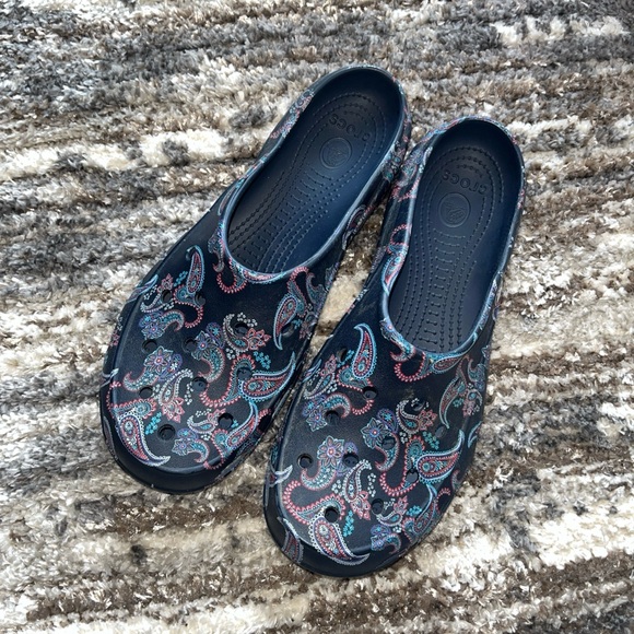 CROCS | Shoes | Crocs Freesail Paisley Floral Clog Size 9 | Poshmark